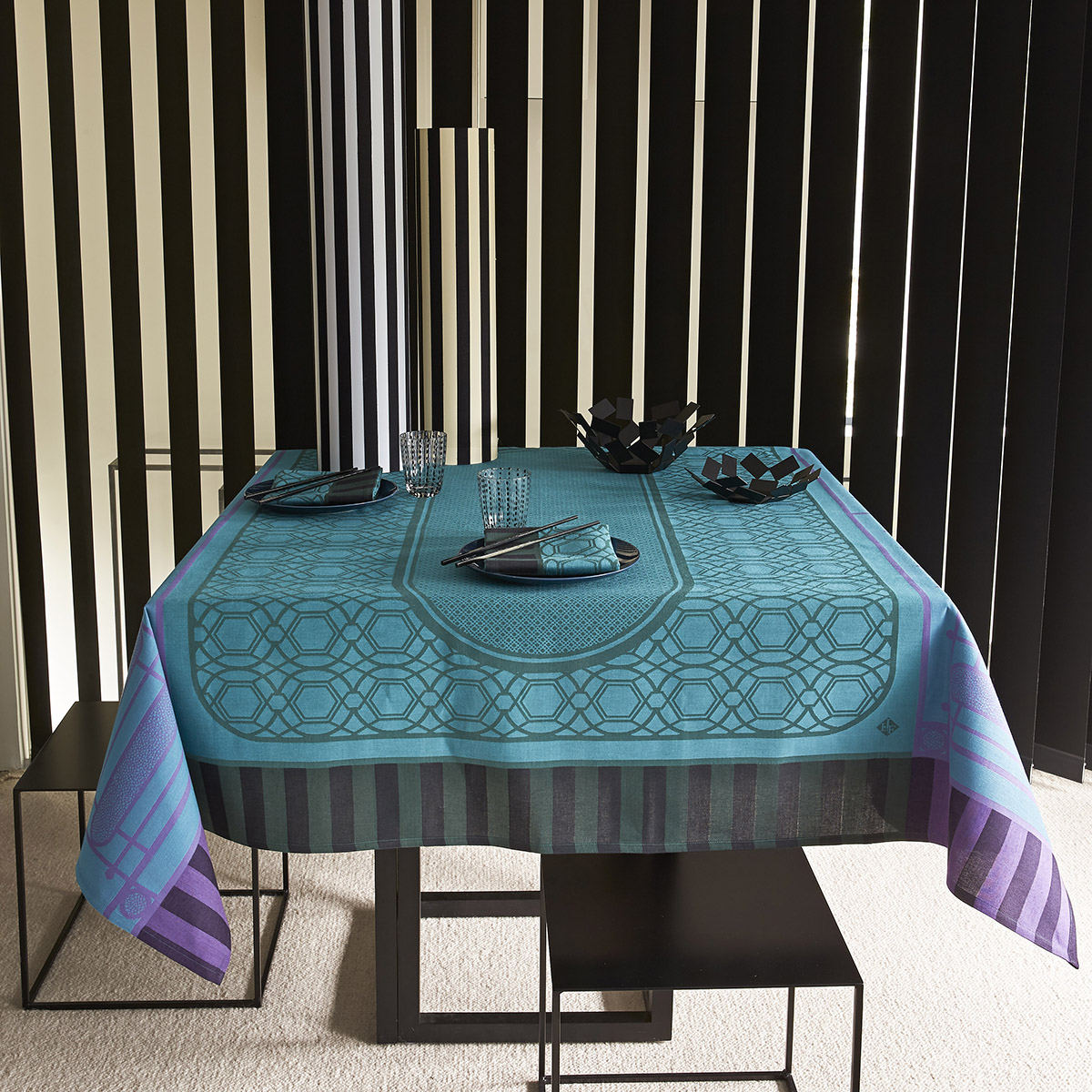 High quality fabric tablecloths - Made in France | Le Jacquard Français
