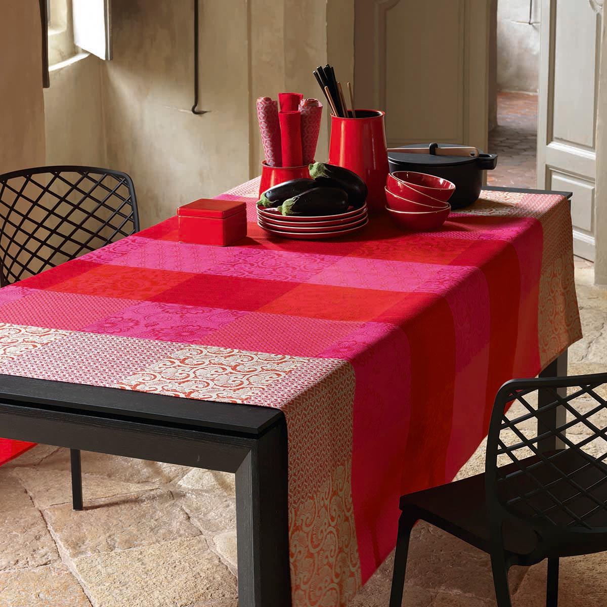 High quality fabric tablecloths - Made in France | Le Jacquard Français
